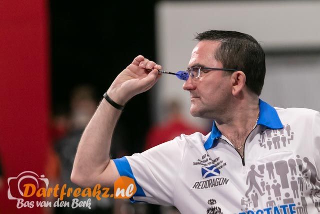 The Boss Ross Montgomery beslist zijn eerste ronde met een 161-finish ...