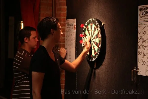 Gino Vos verslaat Jordy Terburg bij maandagranking in Beuningen