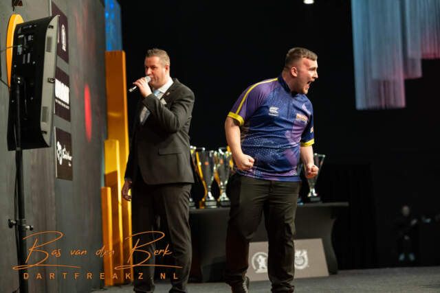 Luke Littler verslaat Jurjen van der Velde in finale en wint ...