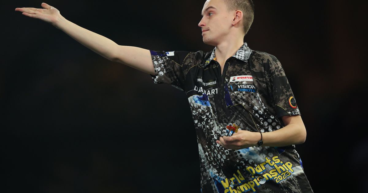 Promi Darts WM 'Van Gerwen onderuit met Knossi in de halve finale ...