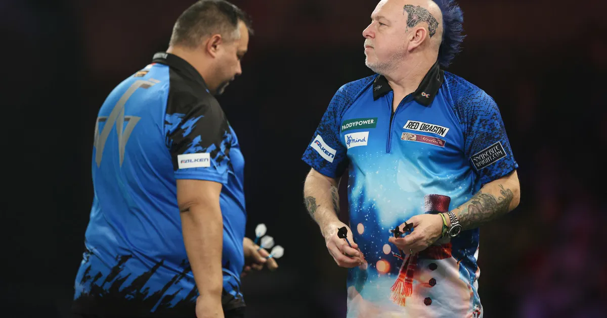 Peter Wright verslaat Jermaine Wattimena in zes sets tijdens PDC WK ...