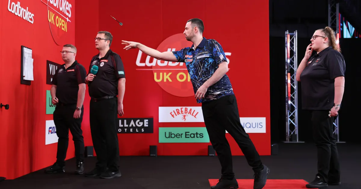 Luke Humphries onder de indruk van Beau Greaves: "Ze is beter dan ze ...