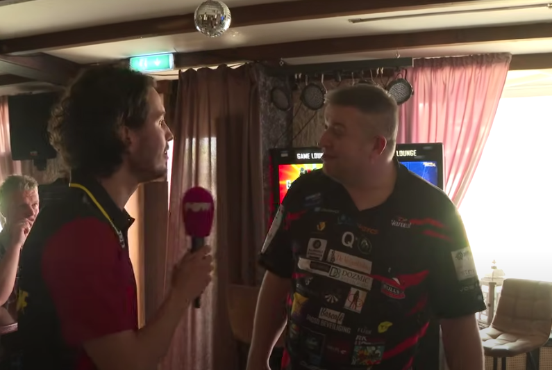 PowNews op bezoek bij Roy Otten tijdens zijn recordpoging van maar ...