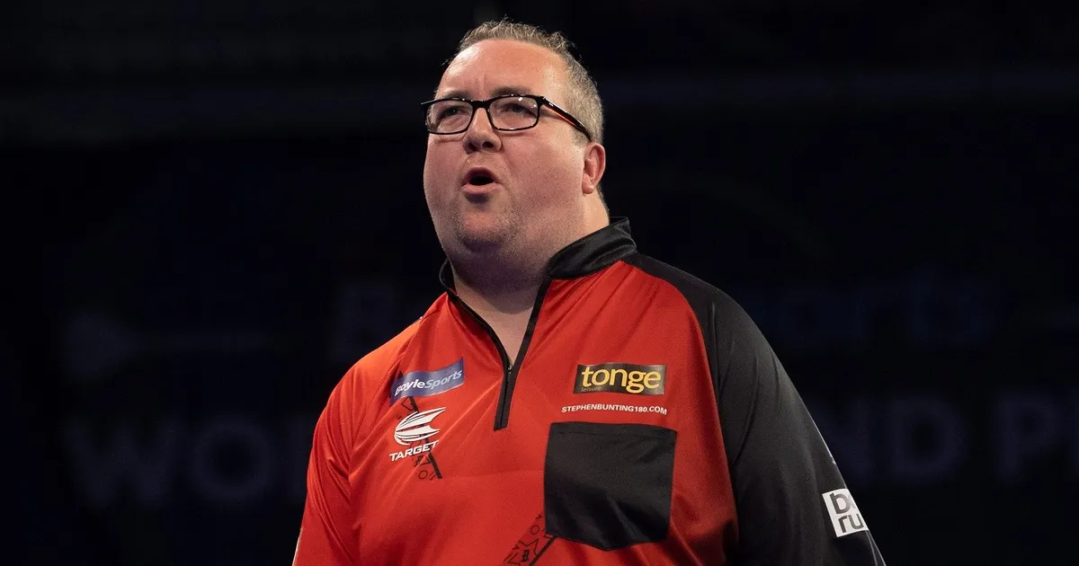 Brilliant Bunting whitewashes Rydz, Meikle edges past Clemens as first ...