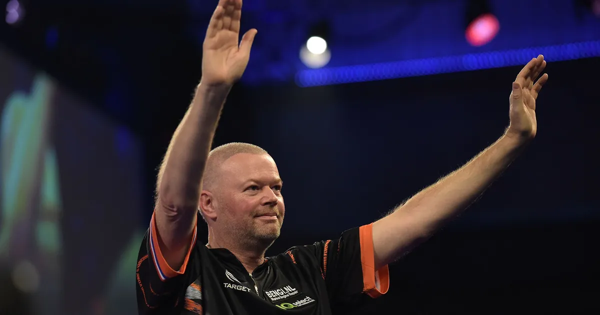 Van Barneveld edges past in-form Chisnall in scrappy tie, Cullen eases ...