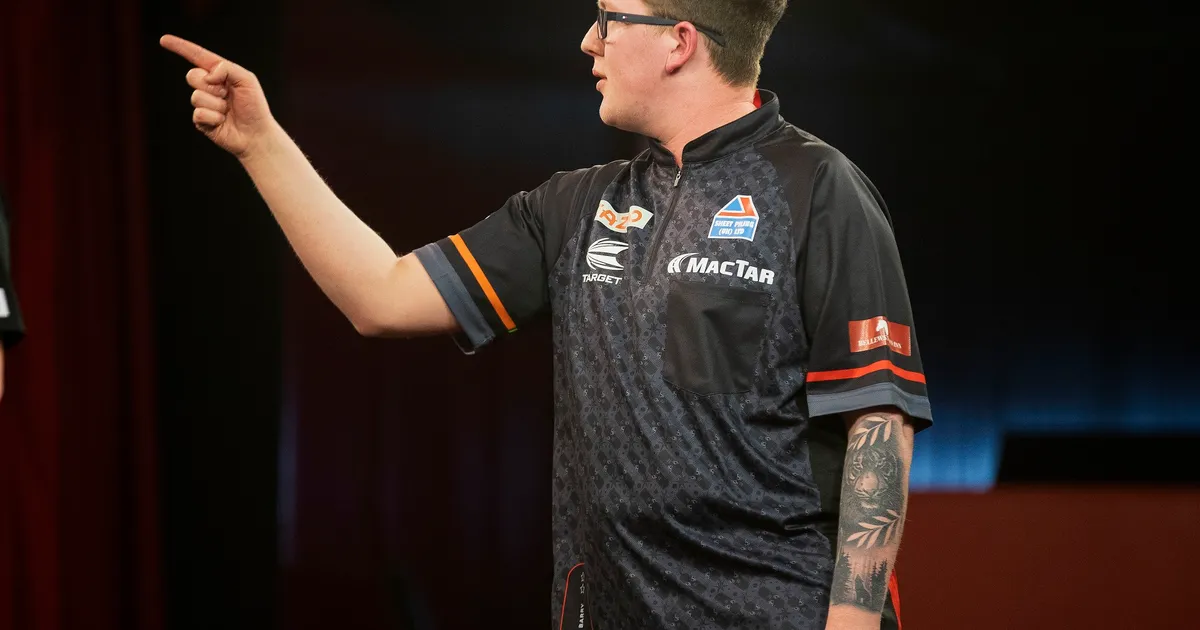 Barry into maiden PDC major semi-final at UK Open with Wade win