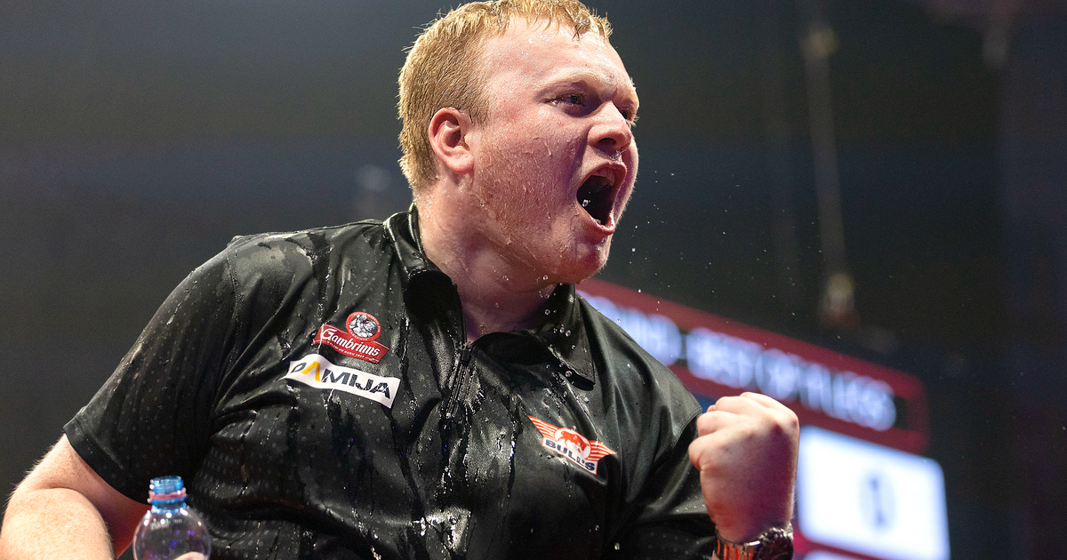 Debutant Gawlas denies former World Champion Burnett winning return at ...