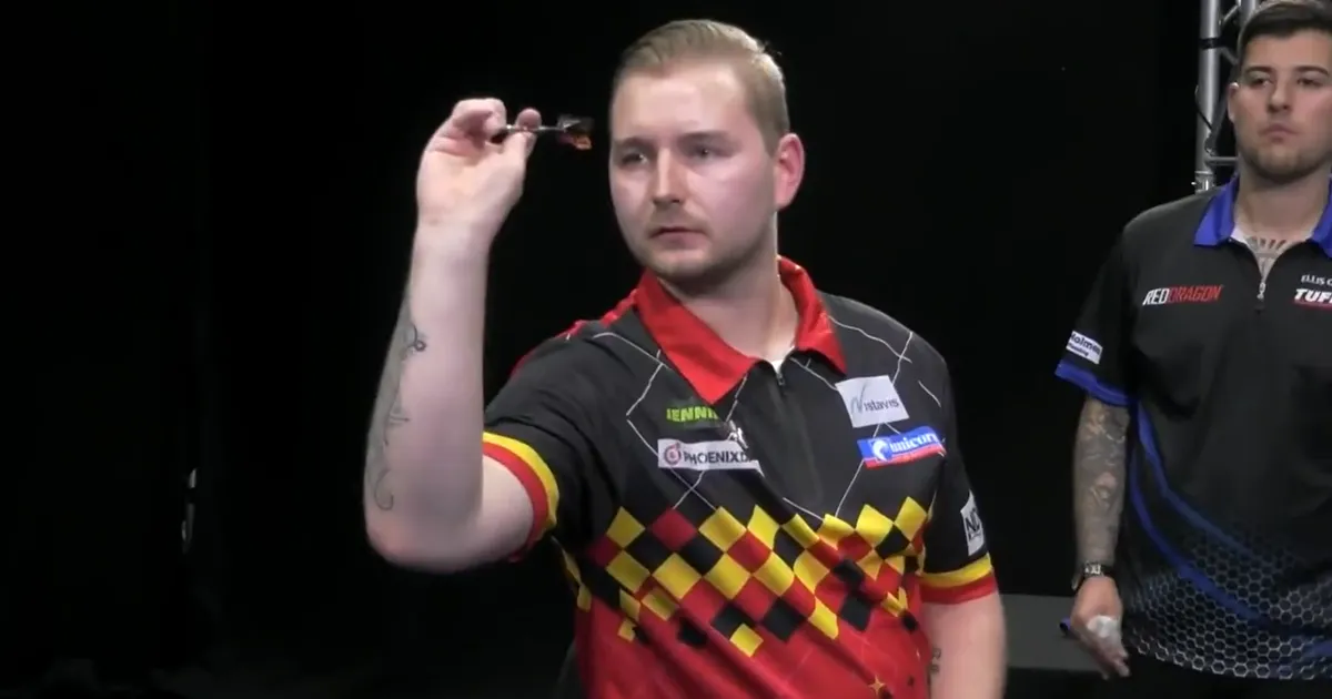 (VIDEO) Birthday boy Van den Bergh sinks nine-dart finish at Players ...