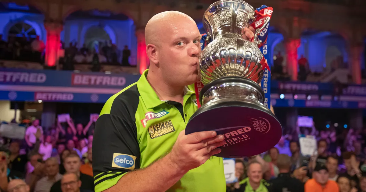 Darts commentator Chris Murphy believes Van Gerwen back to being best ...