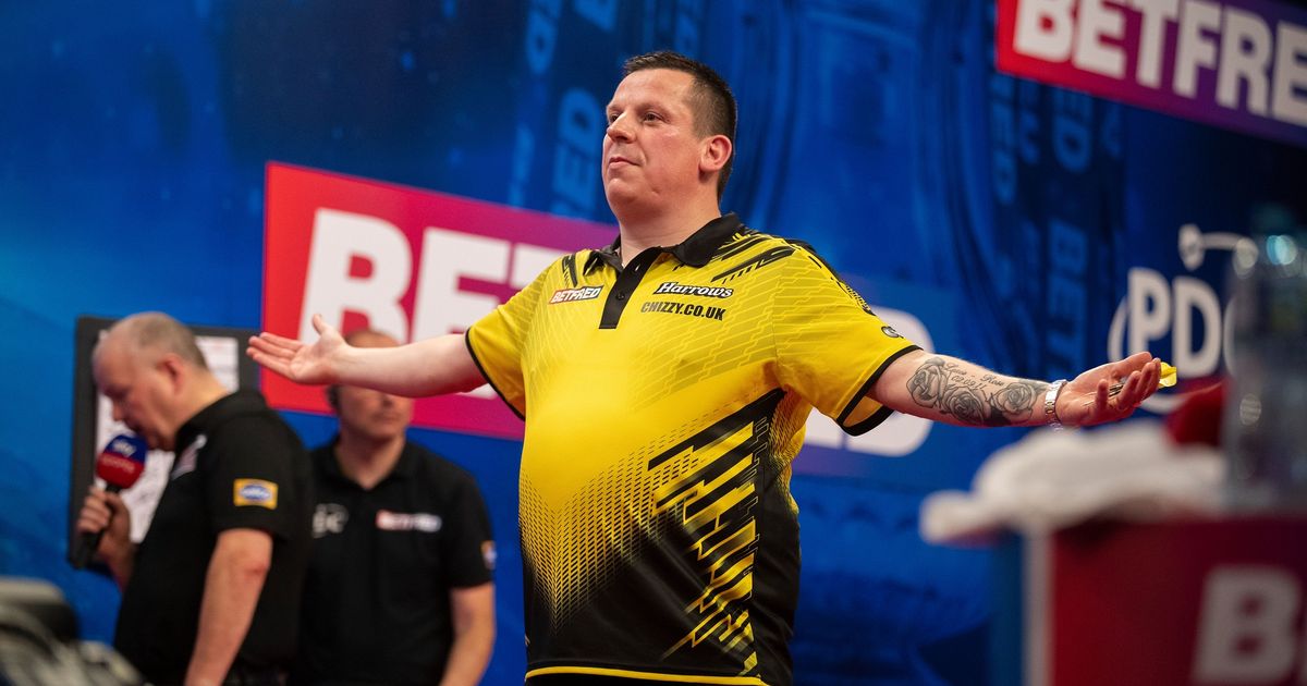 Chisnall breezes past Larsson in superb display, Lukeman punishes White ...