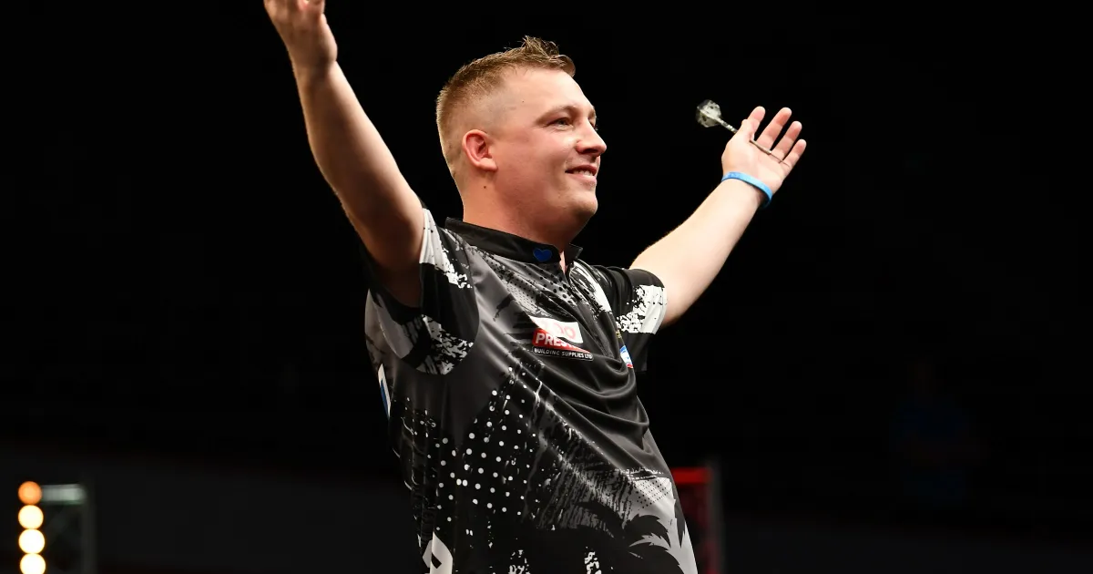 Dazzling Dobey hits record breaking 12 180's in denying Chisnall, into ...