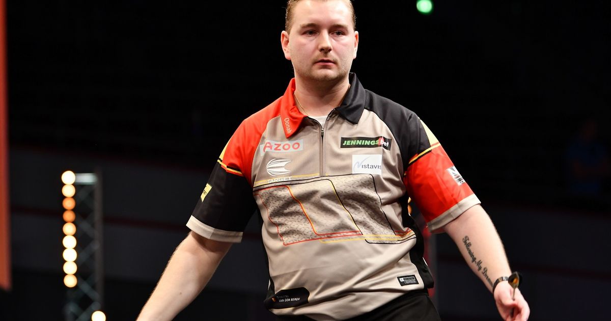 Van den Bergh sends out statement display with 164 checkout to seal ...