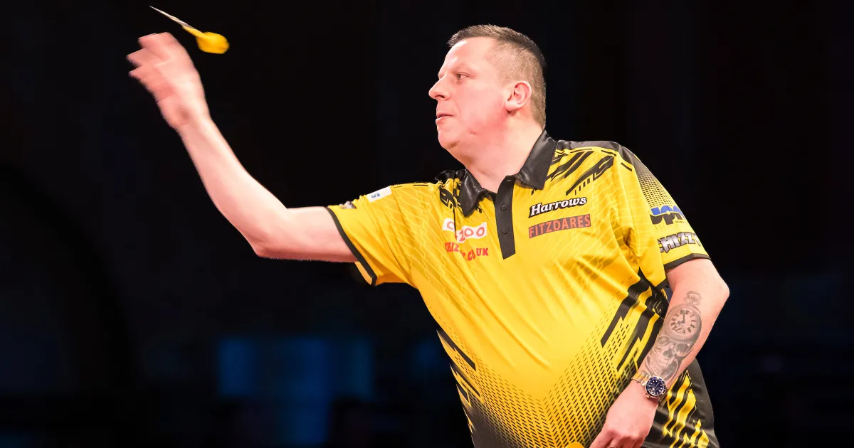 Chisnall produces epic great escape to see off Searle, Wade eases past ...