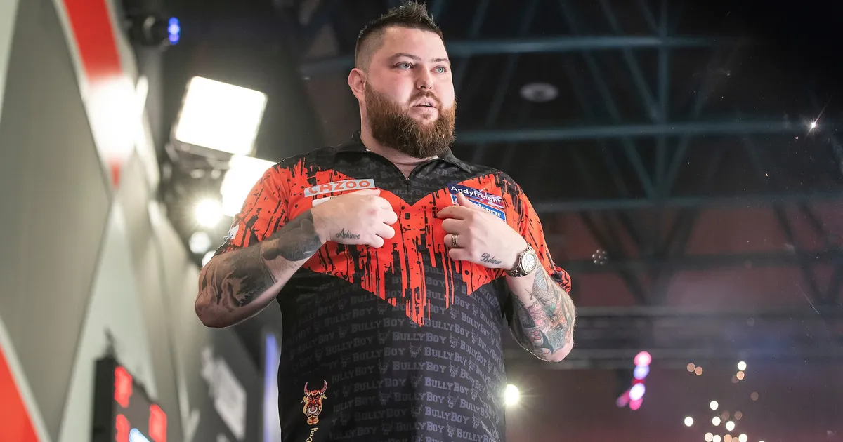 "She wants that trophy more than I do": Michael Smith set goal of ...