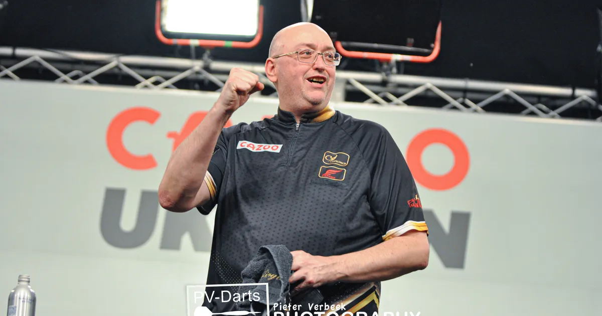 Gilding returns to big stage for first time since UK Open with Gurney ...