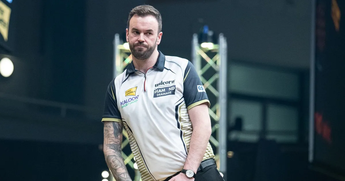 Ross Smith edges past out-of-sorts Cullen as Meikle claims Clayton ...