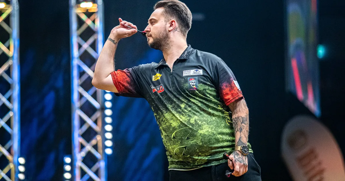 Schedule opening night at WDF Lakeside World Championship 2024 ...