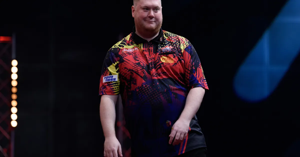 'Rapid' Ricky Evans races through the first round to set up World ...