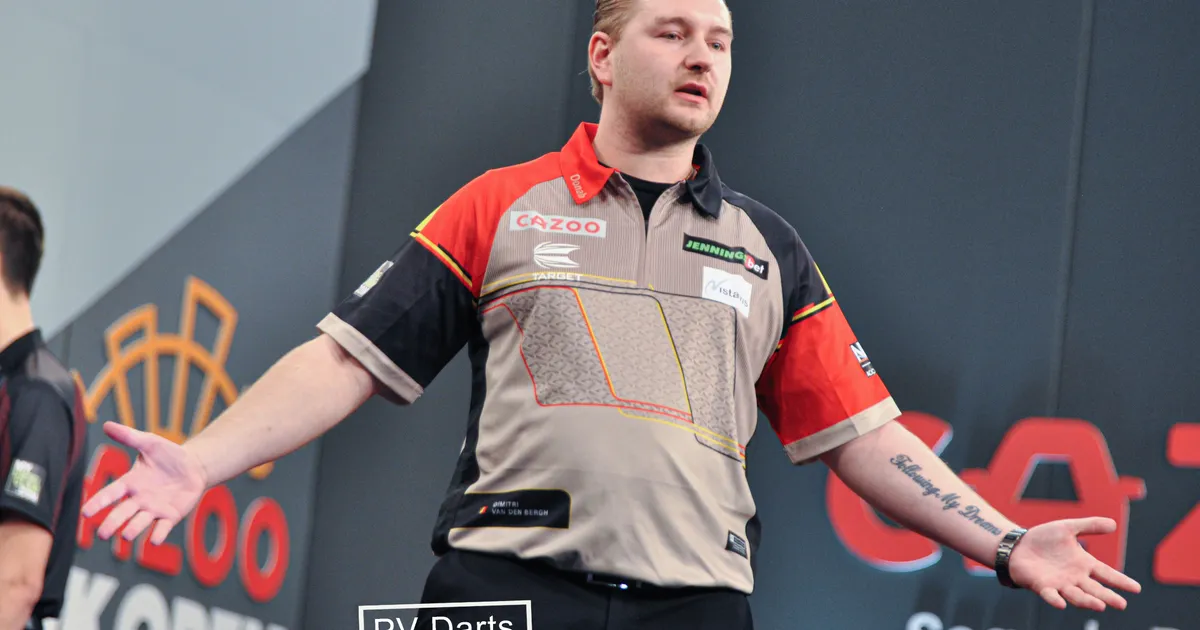Dimitri van den Bergh KO's Gary Anderson as Stephen Bunting and Damon ...