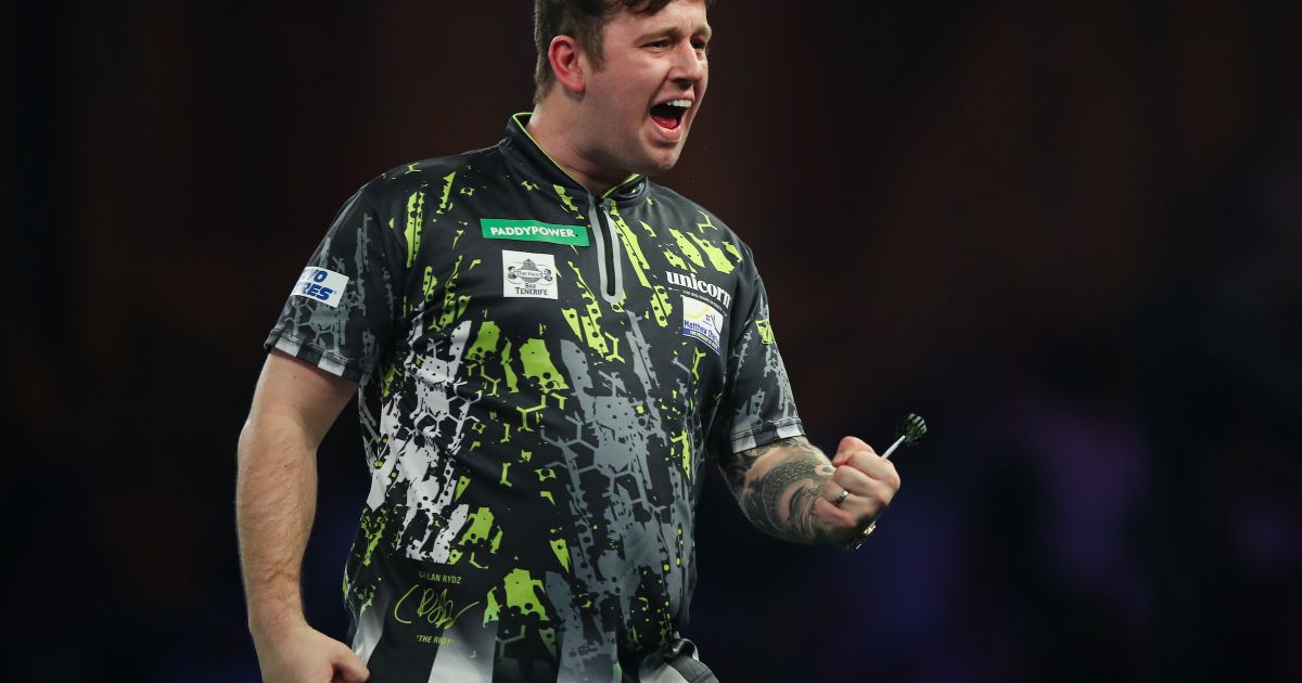 Callan Rydz runs riot at the Ally Pally averaging 107+ in straight sets ...