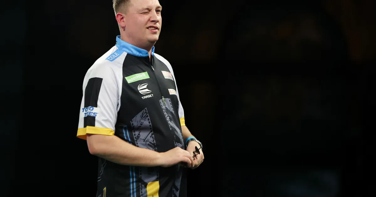 Dimitri van den Bergh punishes wasteful Wade as Chris Dobey begins ...
