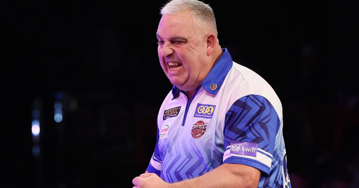 James Richardson clinical in reaching Last 16 at Lakeside; Anca ...