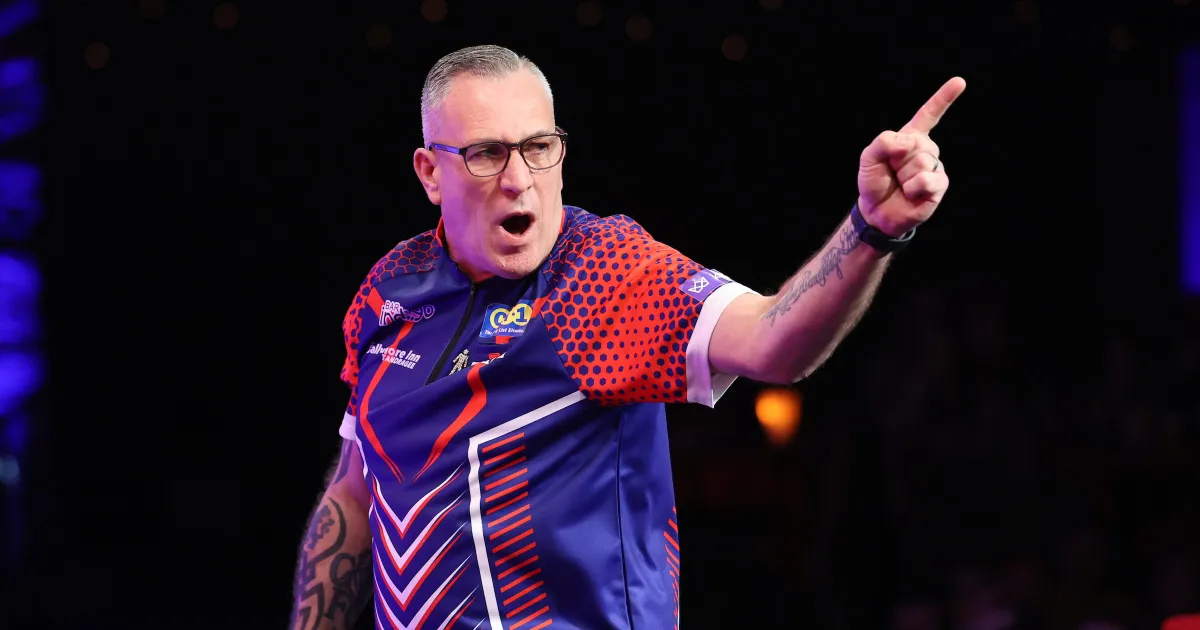 Neil Duff begins title defence at Lakeside with a win as Leonard Gates ...