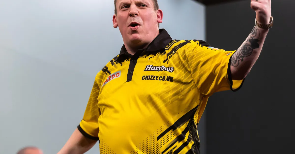 Dave Chisnall first man through to Masters quarter-finals after 10-8 ...