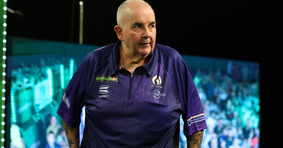 Phil Taylor's legendary World Championship career ends in a ...