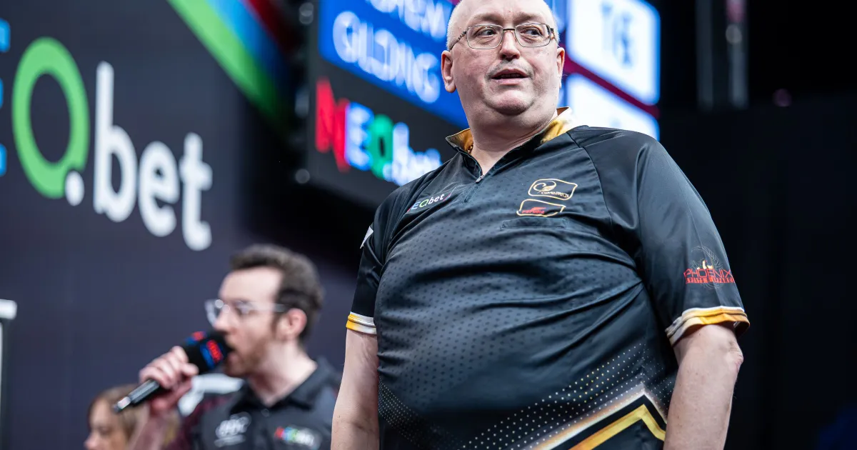 Andrew Gilding dumps Van den Bergh out of home tournament before Peter ...