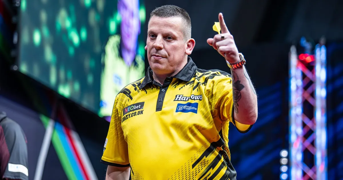 Dave Chisnall and Ross Smith move into final at European Darts Open