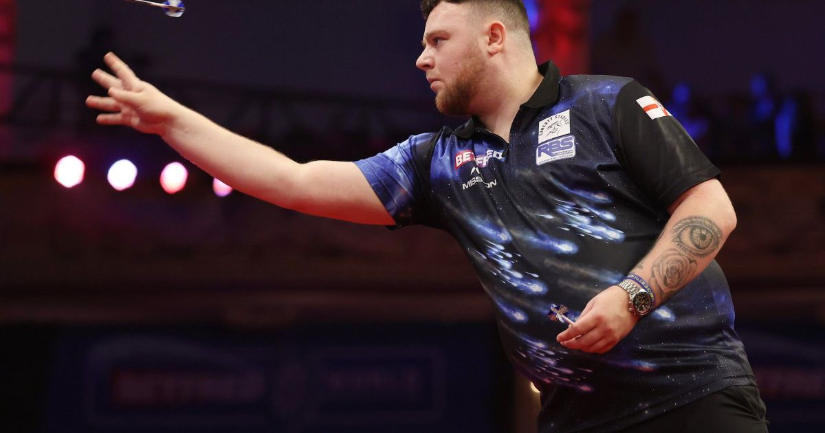 Josh Rock hammers Jitse van der Wal as Ryan Joyce and Gian van Veen ...