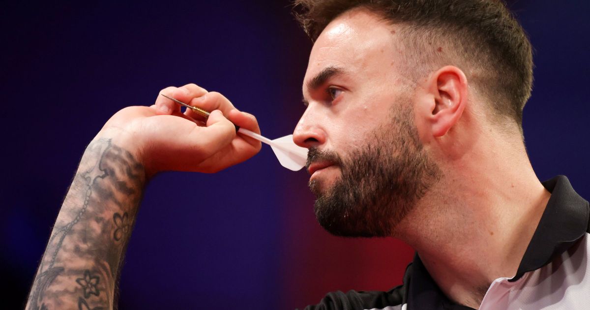 Ross Smith pounces as Mike de Decker lets lead slip at Flanders Darts ...