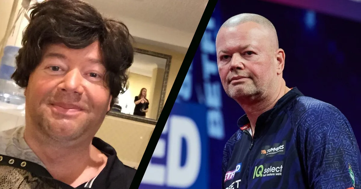 Raymond van Barneveld stuns fans with new "Turkey hair"