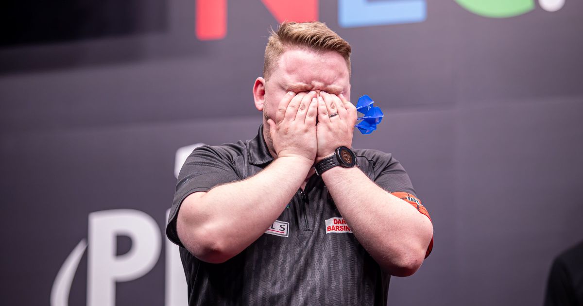 Ryan Searle misses 7 (!) match darts allowing Martin Schindler to take ...