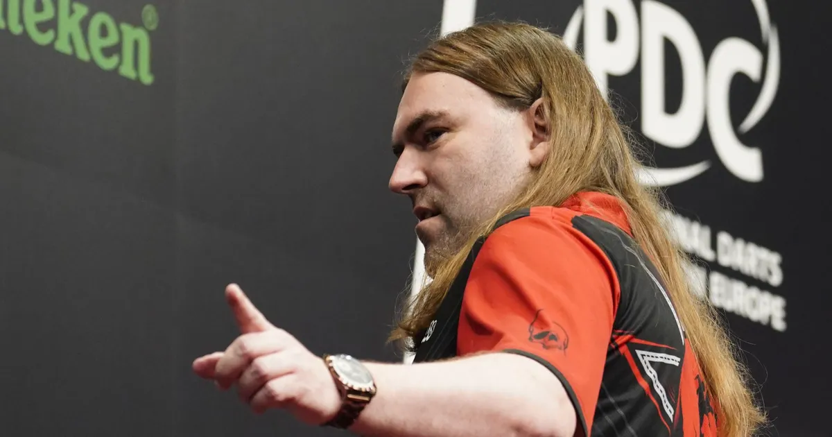 Ryan Searle races past Callan Rydz to set up showdown with Martin ...