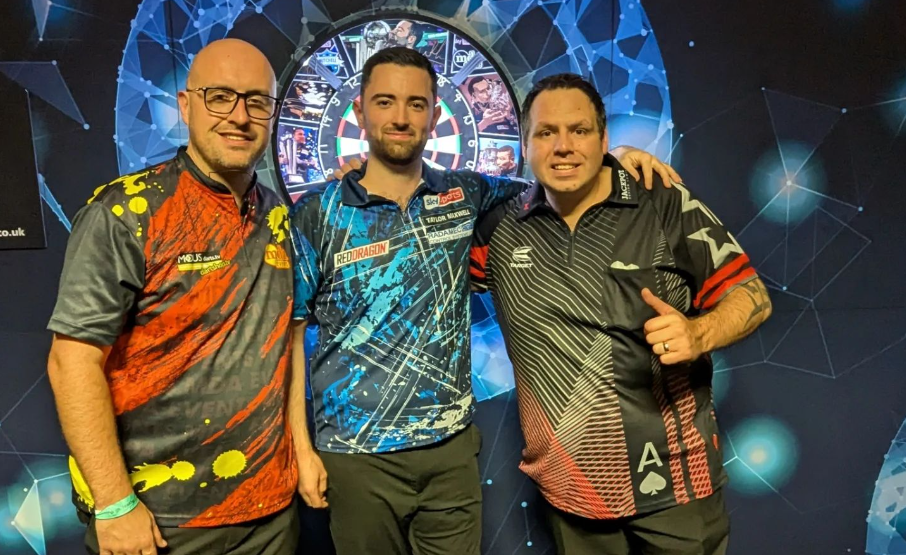 Luke Humphries wins exhibition in Derby after win over Adrian Lewis