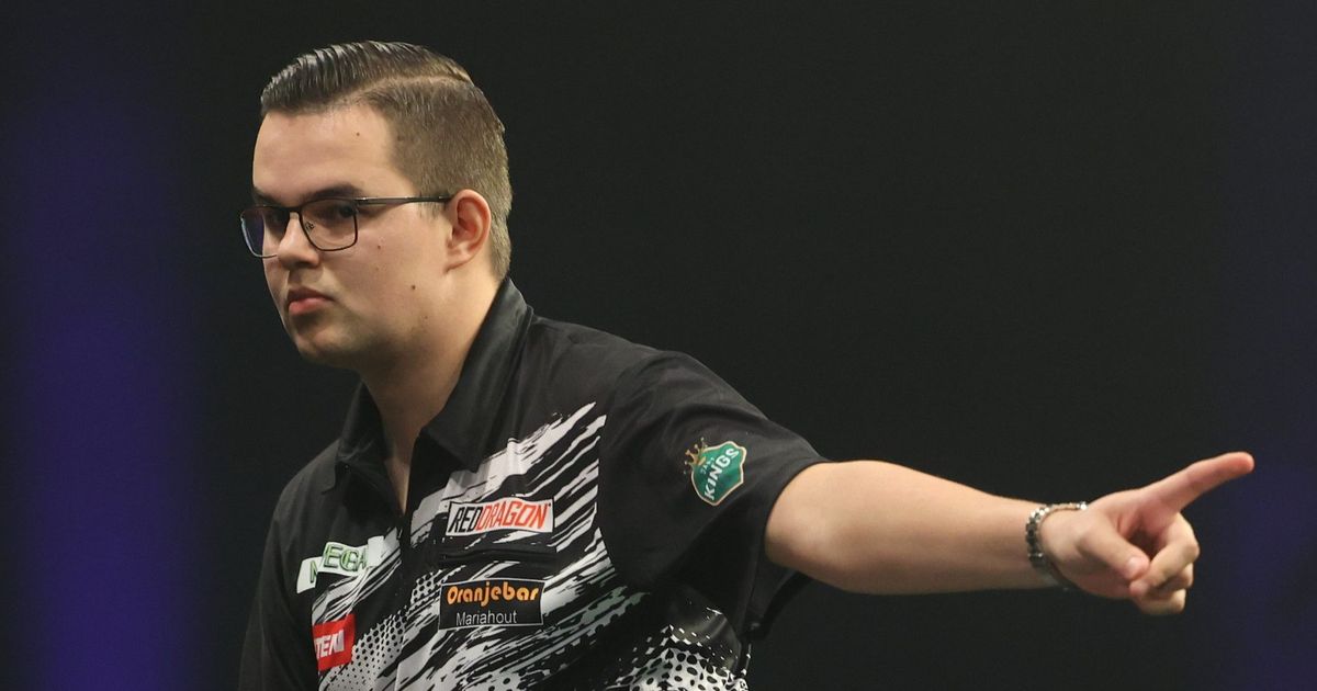 Gian van Veen avenges 2023 final loss, wins 2024 PDC World Youth ...