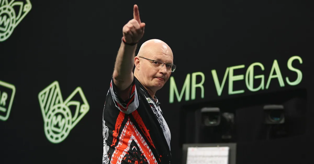 Mickey Mansell denies Cameron Menzies in gruelling Grand Slam of Darts ...