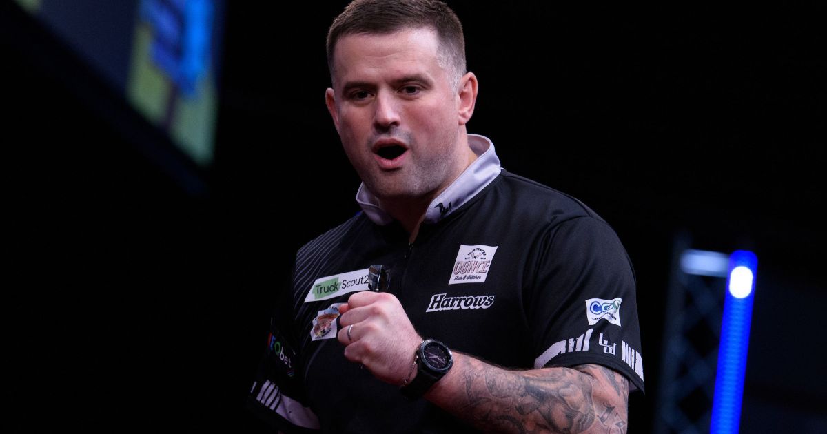 Luke Woodhouse eases past Lourence Ilagan with ease at PDC World Darts ...