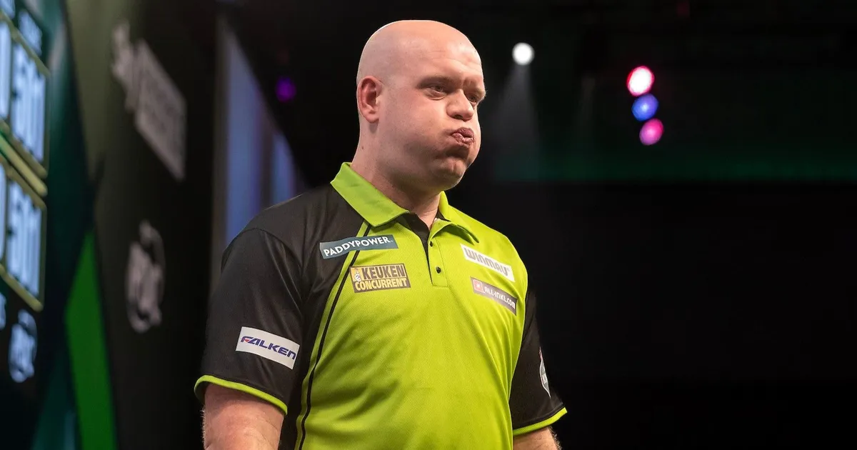 Michael van Gerwen holds off rampant Rydz in one of the great PDC World ...