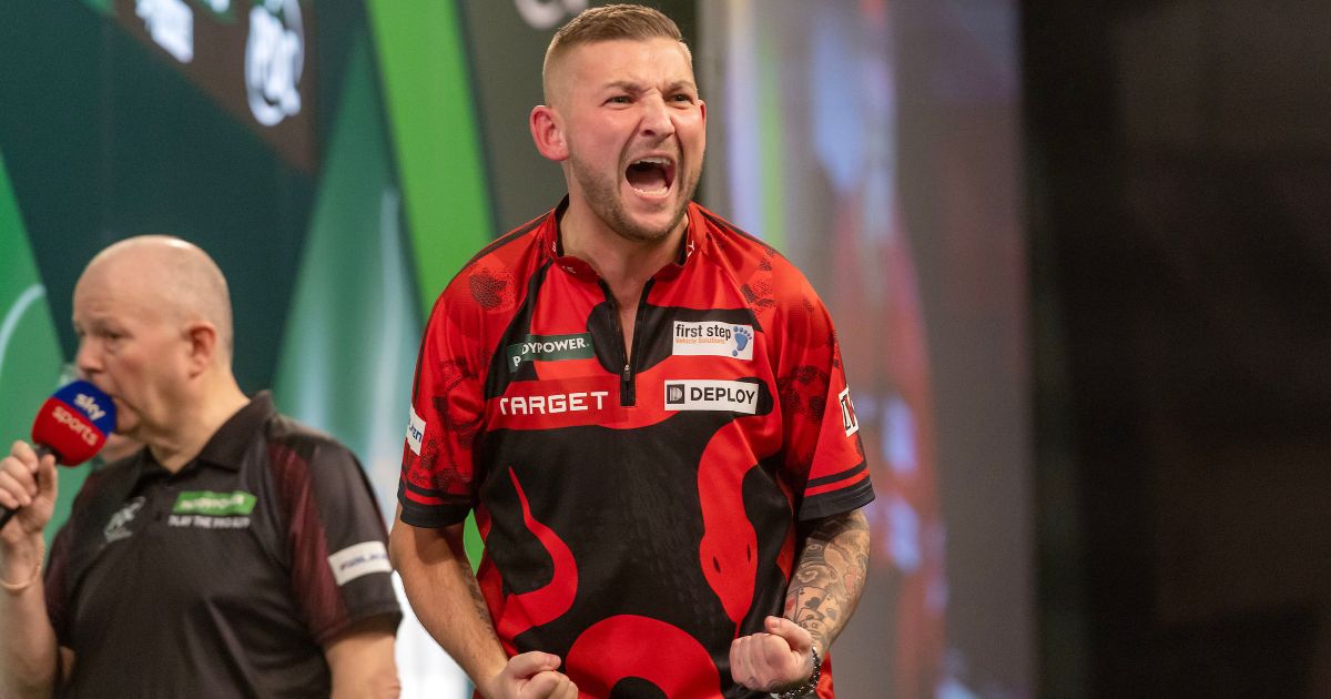 Nathan Aspinall floors 'Goldfinger' to book date with Ricardo ...