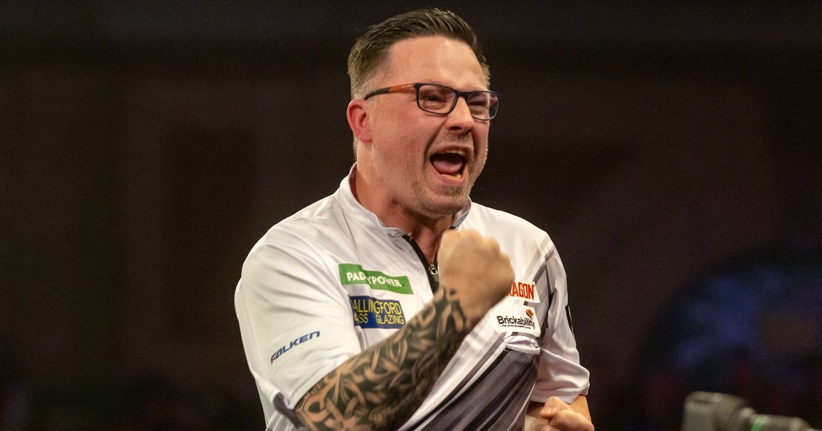 Robert Owen continues dream PDC World Darts Championship run and ...