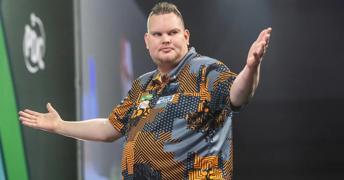 Wesley Plaisier wins narrowly on debut at Alexandra Palace and meets ...