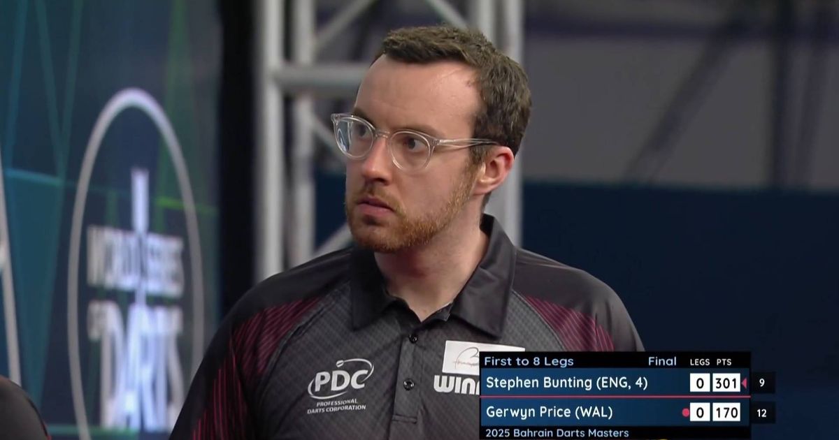 VIDEO: "Stop whistling!" - Huw Ware firmly puts the crowd in its place ...
