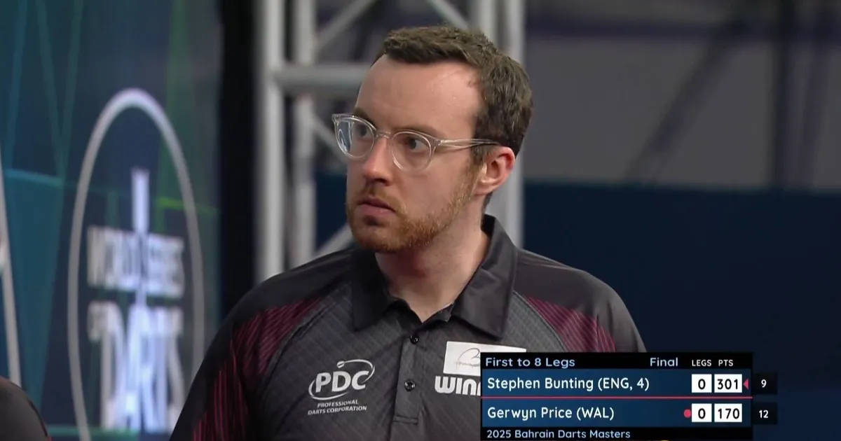 VIDEO: "Stop whistling!" - Huw Ware firmly puts the crowd in its place ...