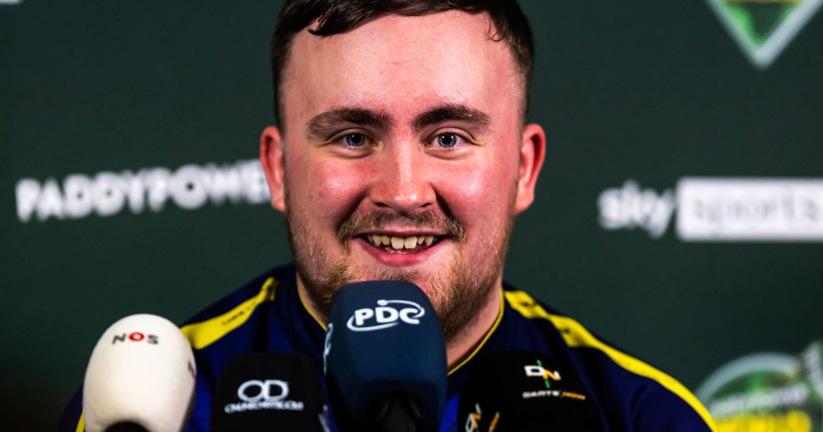 Luke Littler mimics Chelsea legend in PDC World Darts Championship ...