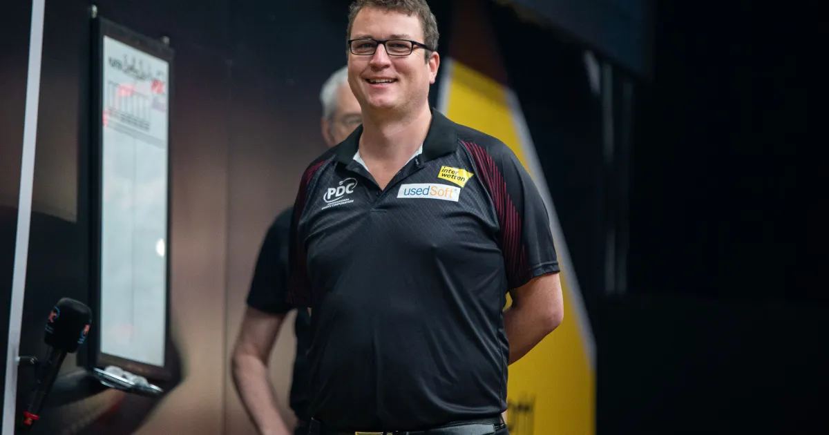 "Nearly missed my plane home several times": PDC referee Kirk Bevins ...