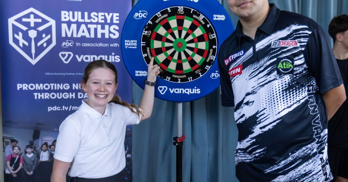 Gian Van Veen helps inspire next generation with Bullseye Maths session