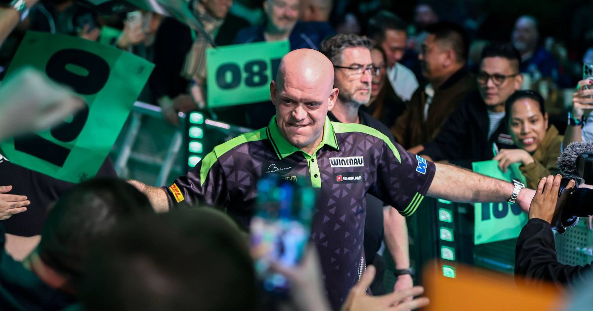 LIVE Bahrain Darts Masters 2026 | Michael van Gerwen pushed but ...